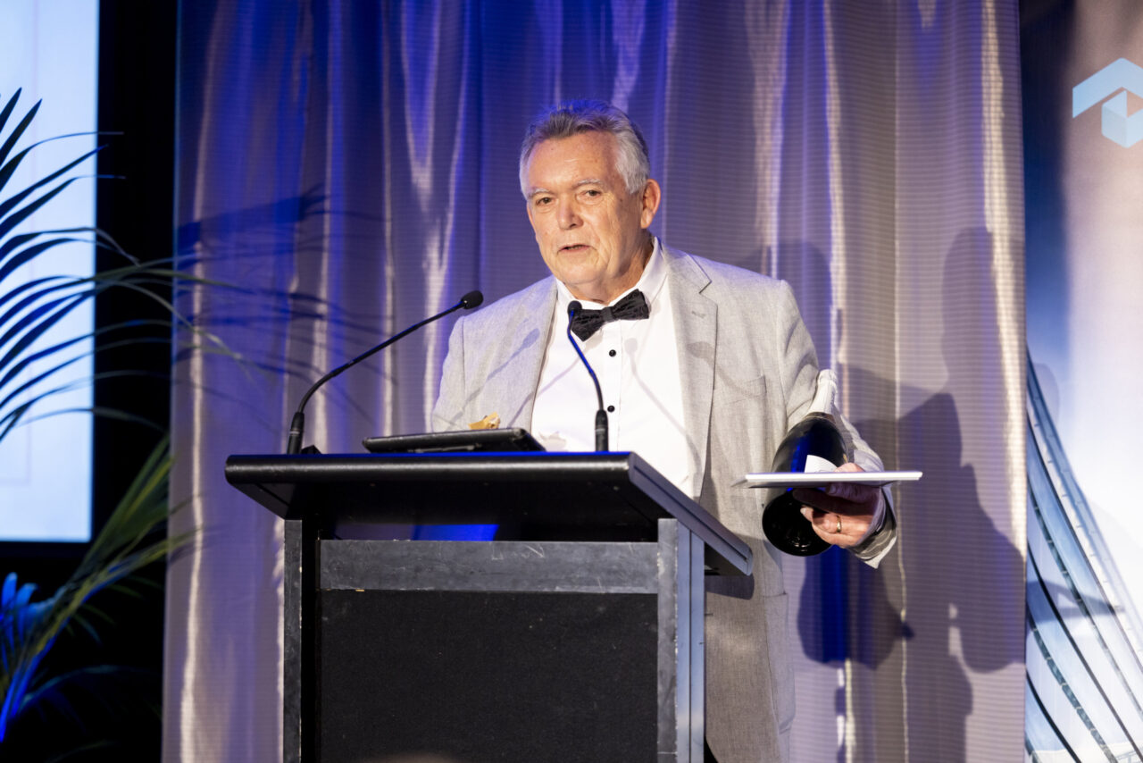 Prestigious award for Wayne Carson – DH Steel Construction
